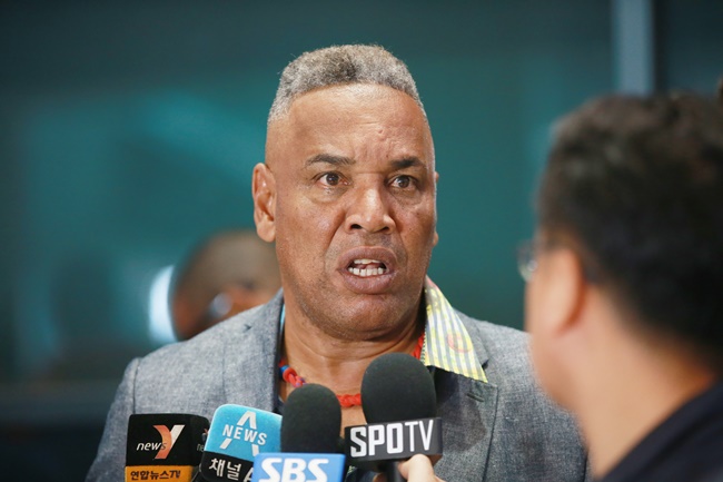 빅토르 메사 쿠바 야구대표팀 감독